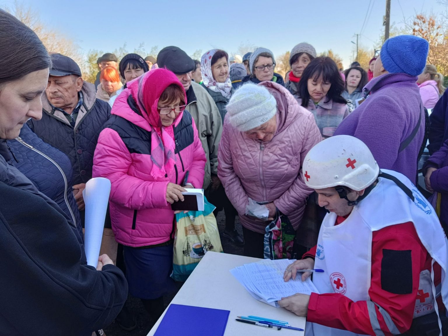 The Ukrainian Red Cross with the WFP provided 3,000 food packages in ...