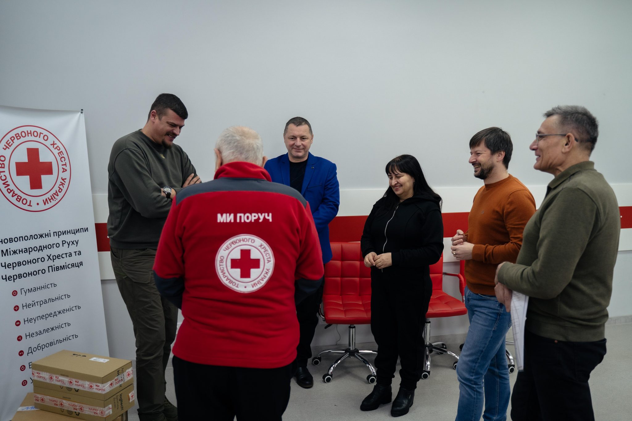 Ukrainian Red Cross handed over medical equipment to the Luhansk Oblast ...