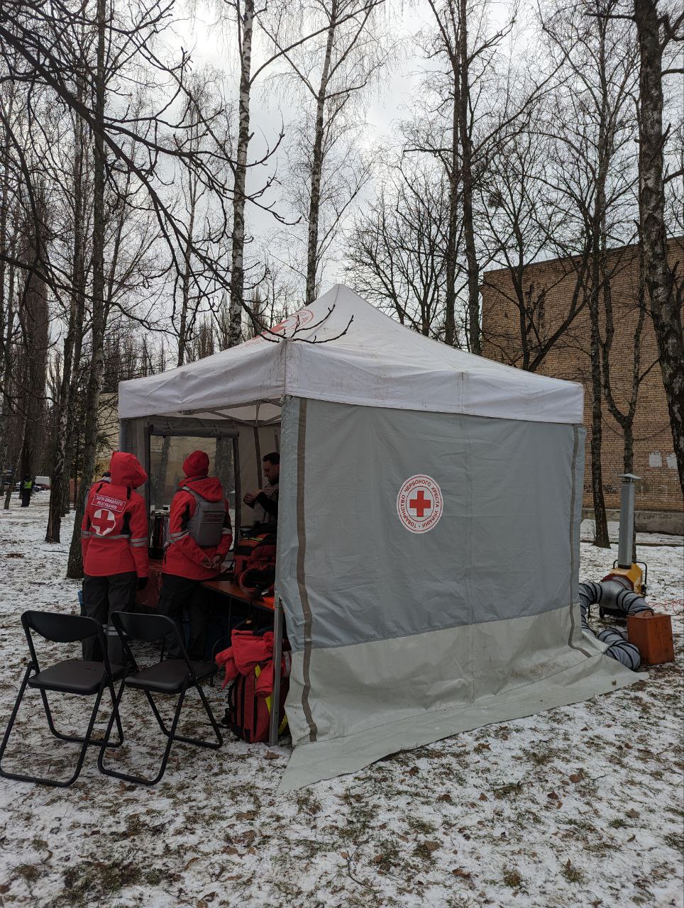 Volunteers of the Ukrainian Red Cross emergency response team visited ...