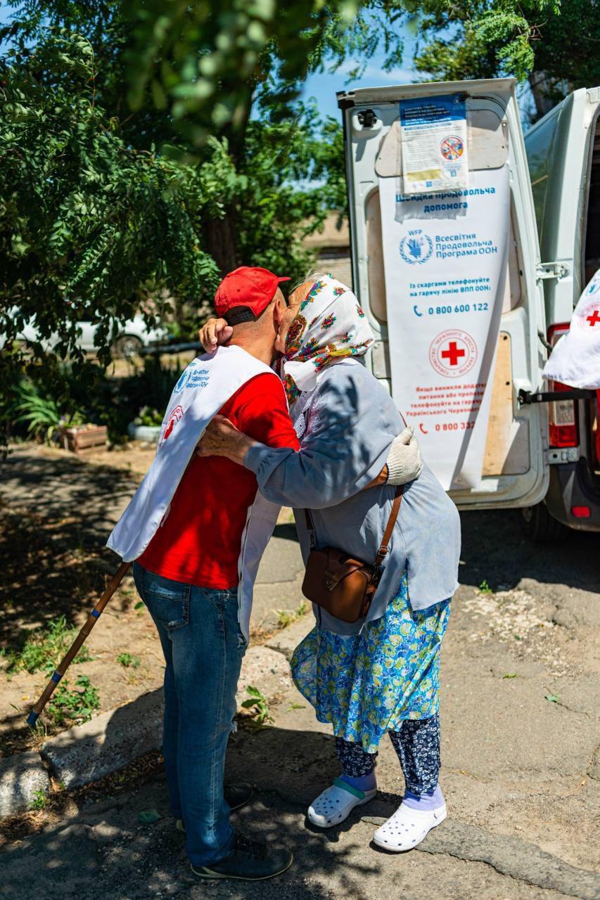 Kherson residents have received humanitarian aid from the Ukrainian Red ...