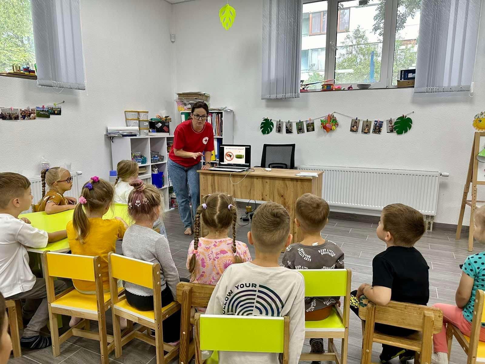 In Obukhiv, children are educated about the risks and dangers of mines ...