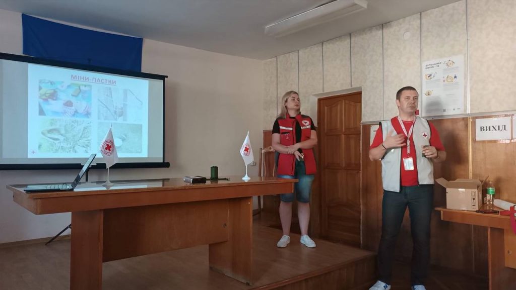 Mine risk training for volunteers was held in Boiarka – Ukrainian Red ...
