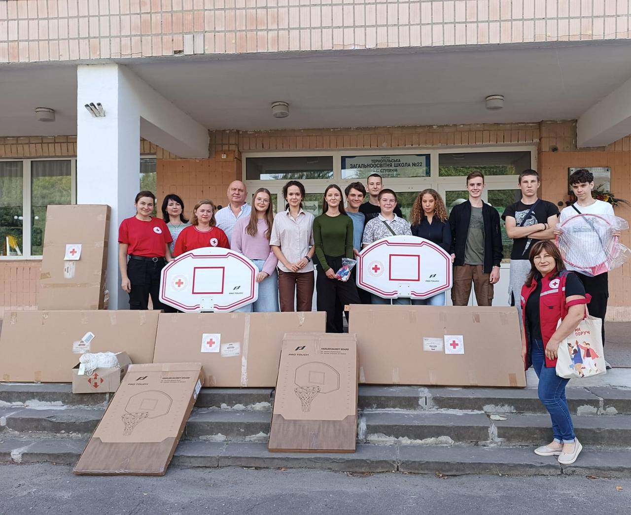 Ternopil Secondary School No. 22 has received equipment to improve the school's sports ground ...