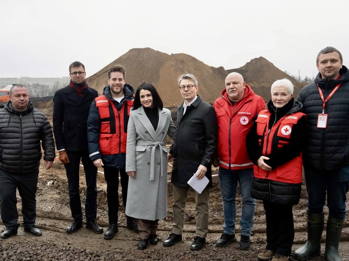 А delegation from the Swedish Red Cross and the Embassy of Sweden in ...