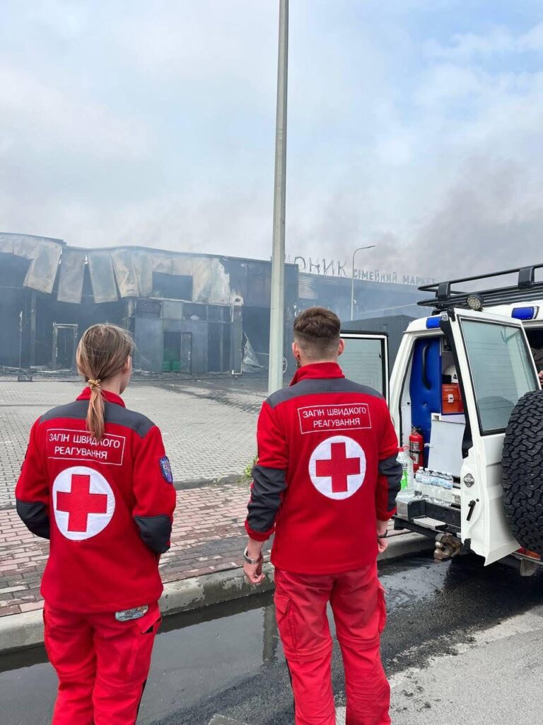 Large-scale fire in Ternopil: The Ukrainian Red Cross provides ...