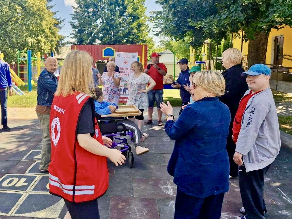 In the Vinnytsia region, Ukrainian Red Cross health consultants held ...