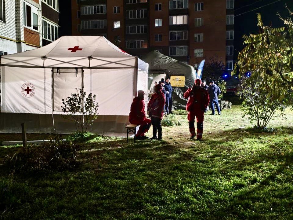Khmelnytskyi: The Ukrainian Red Cross is responding at the site of an ...