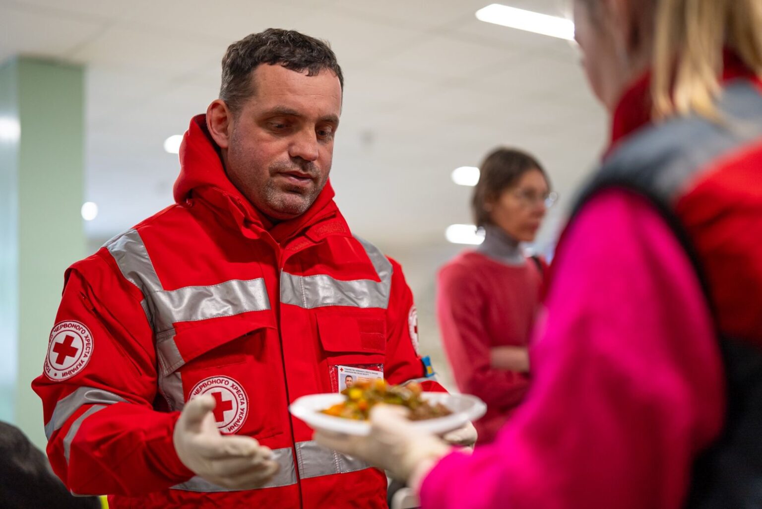 The Ukrainian Red Cross delivered over 3,300 hot meals to Kyiv ...