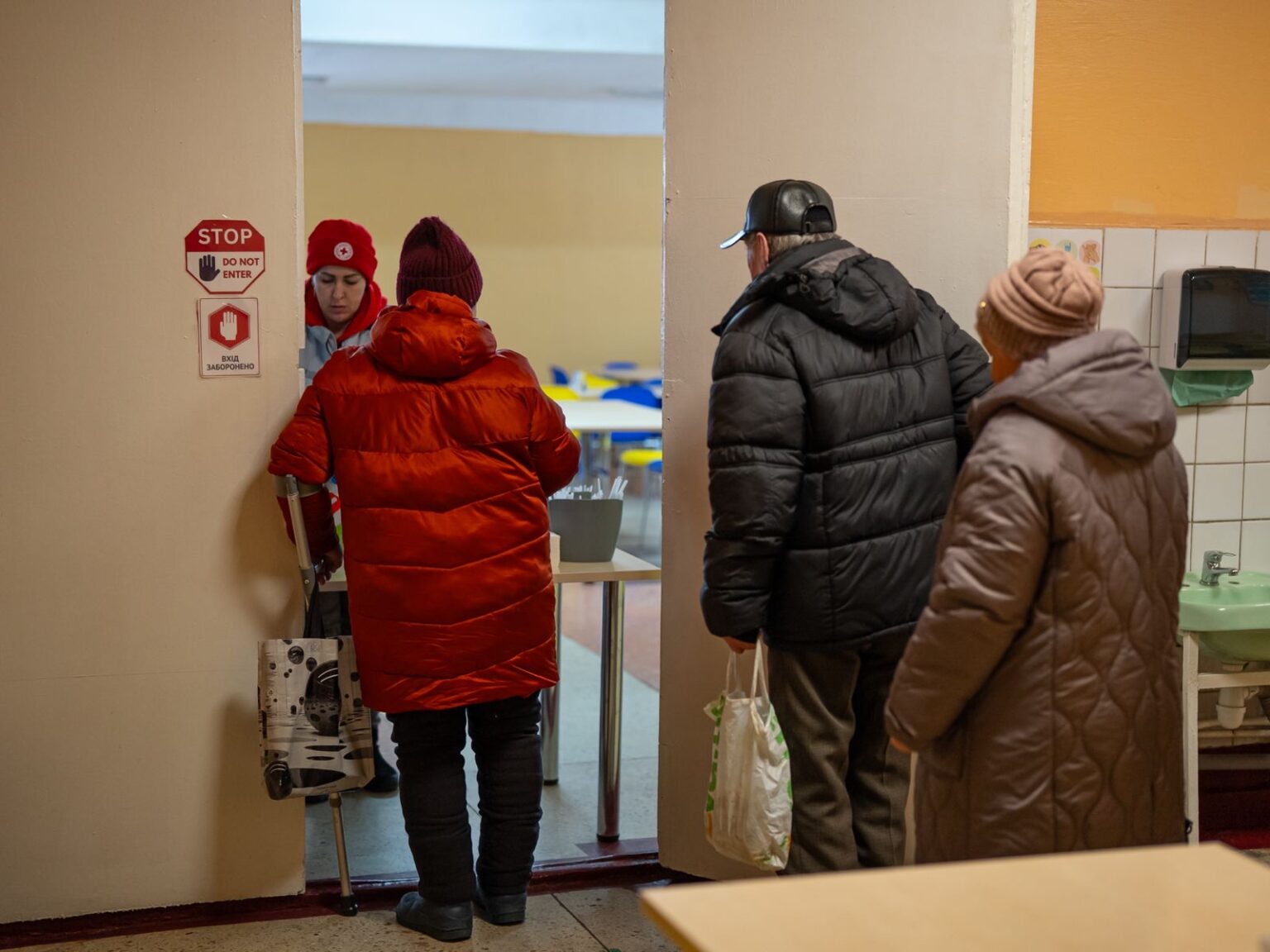 The Ukrainian Red Cross delivered over 3,300 hot meals to Kyiv ...