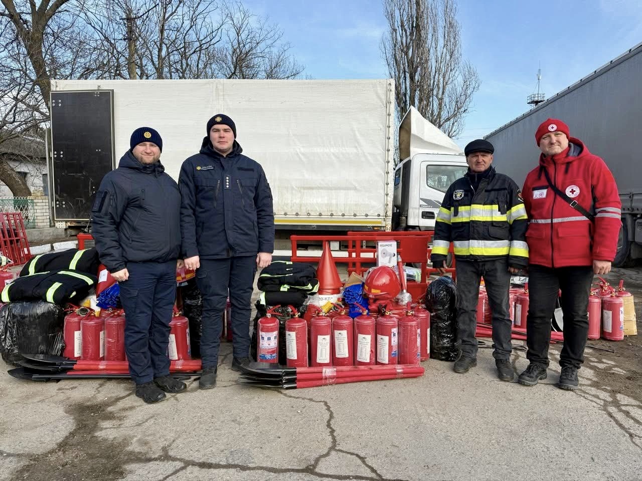 11 communities in the Kherson region received equipment for volunteer ...